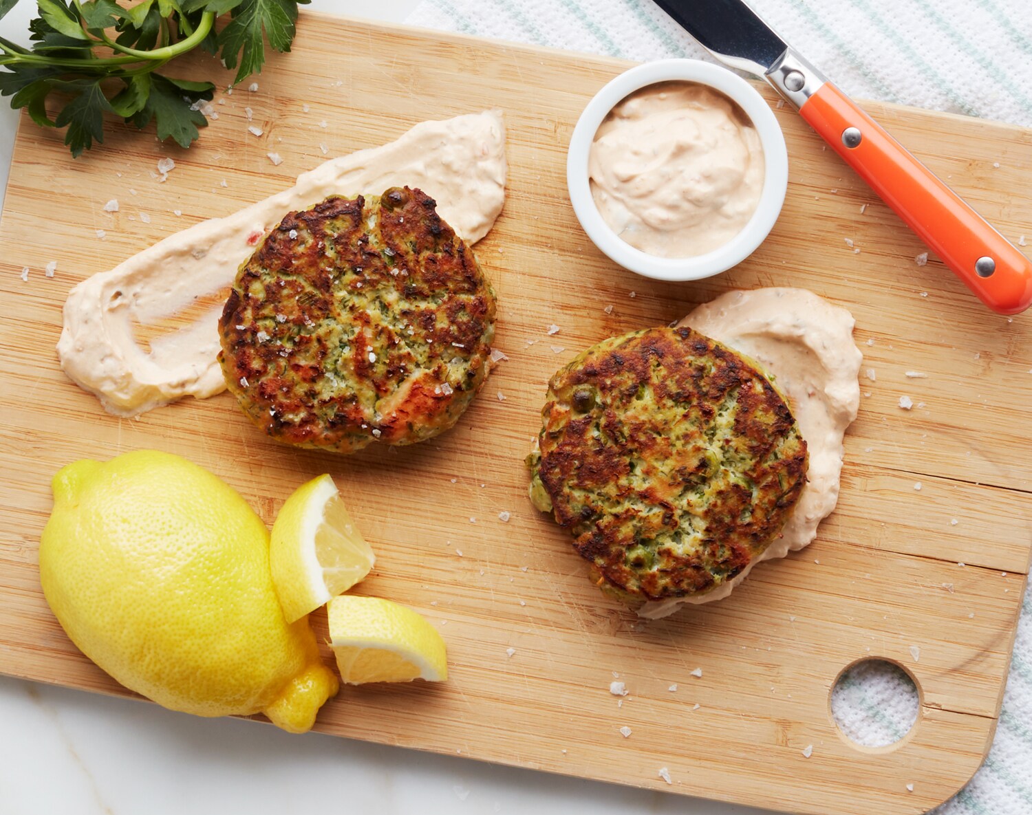 FreshDirect Salmon Cakes w/ Tartar Sauce | FreshDirect